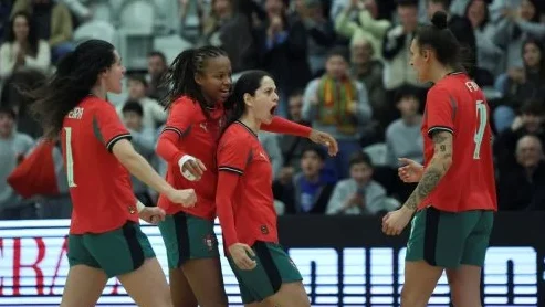 Seleção feminina de futsal supera Finlândia em jogo de preparação